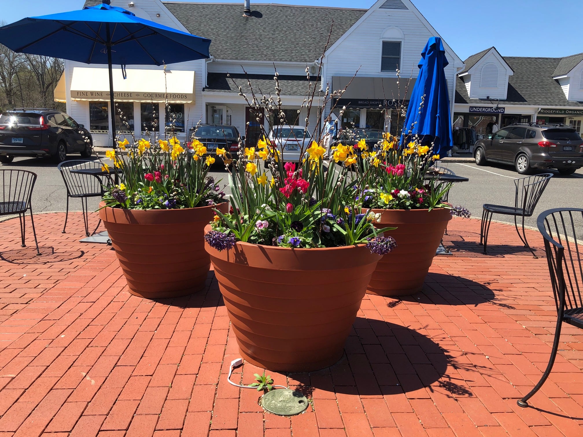 Ridgefield, CT. Step Planters - TerraCast Products